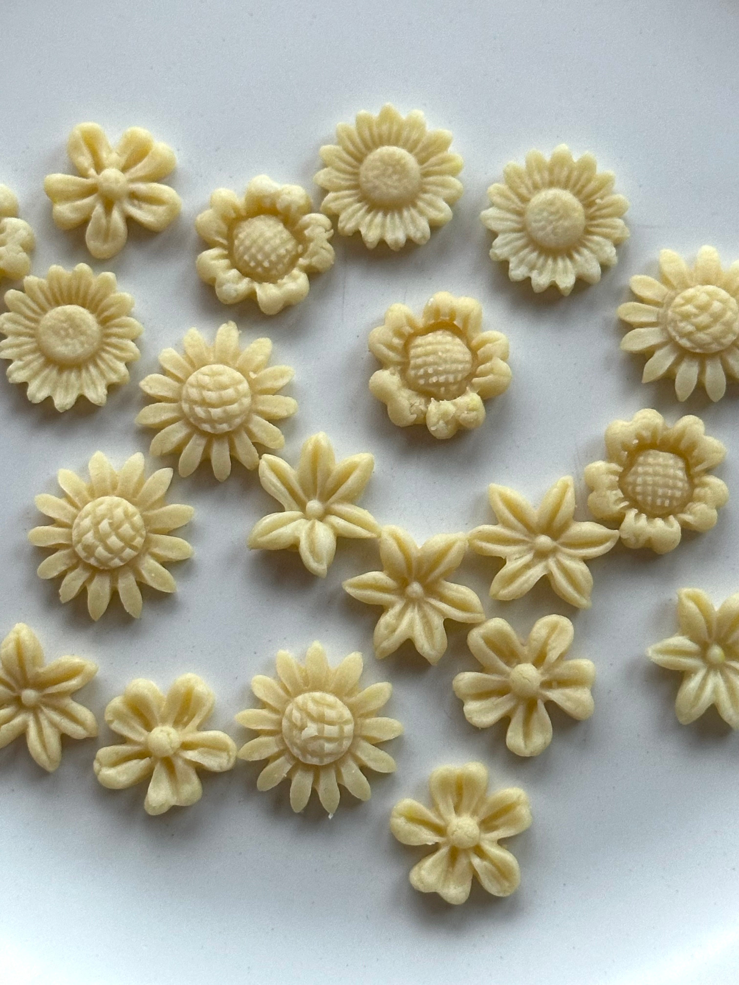 Purrfect Cream Petals – WildCatCo